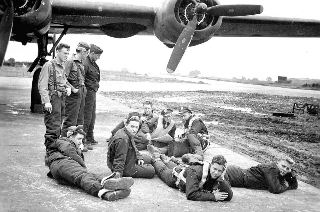 RAF_Attlebridge_-_466th_Bombardment_Group_-_Crew_612 | Invisible Works